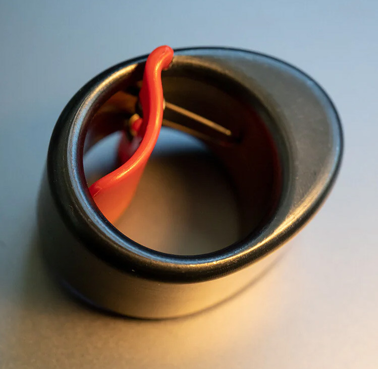 Black Mountain Slide Ring Small - Strings and Beyond