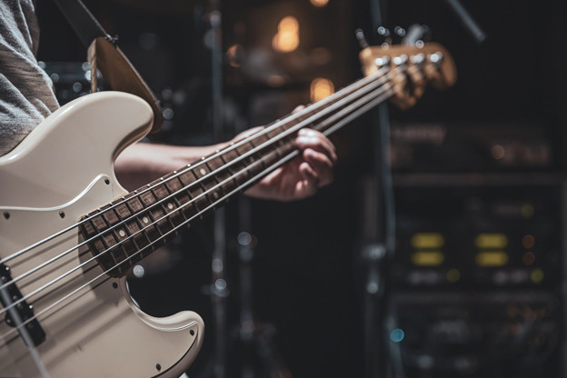 Bass Guitar 101: Understanding the Number of Strings and How to String Them - Strings and Beyond