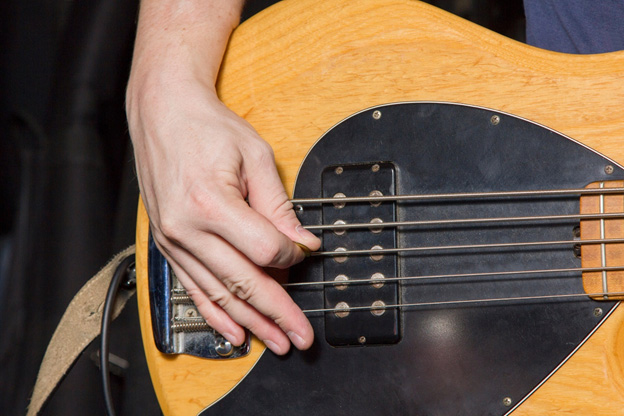 Choosing Between a 5 and 6-String Bass - Strings and Beyond