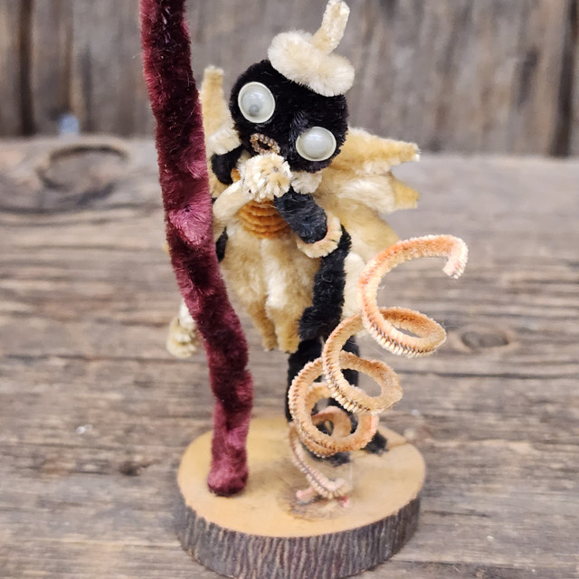 Retro Black Tribal Pipe Cleaner Black Tropical Island Figure Wood Base ...