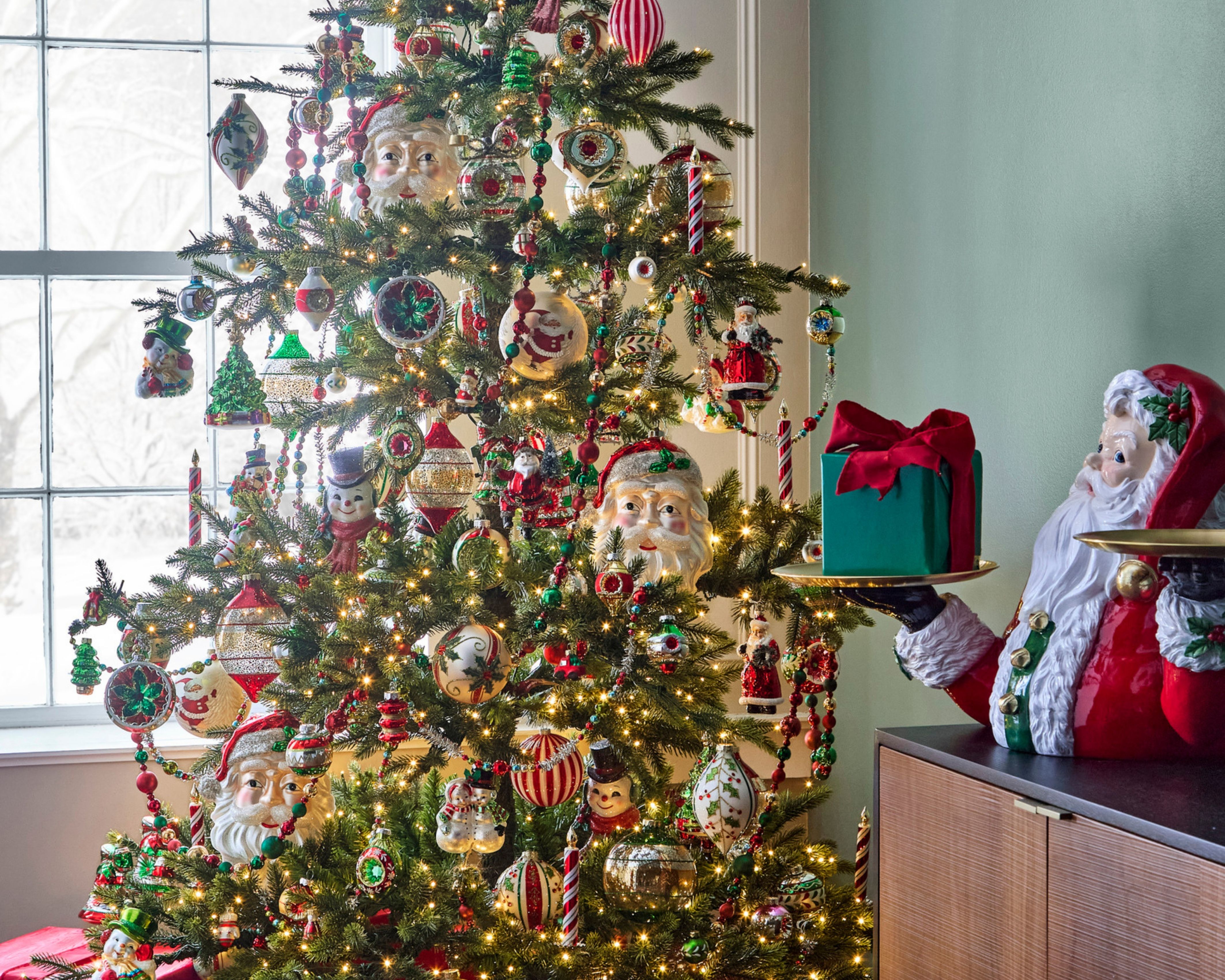 A Very Merry Santa Tree: Decorating Tips Full of Ho Ho Ho - The ...