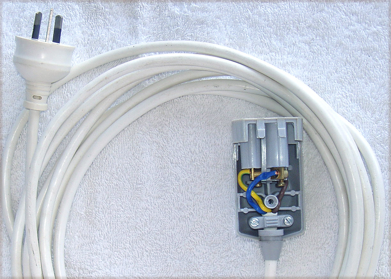 240V 10A MIRABELLA/HPM White Extension Power Lead 4.5 Metres (USED)
