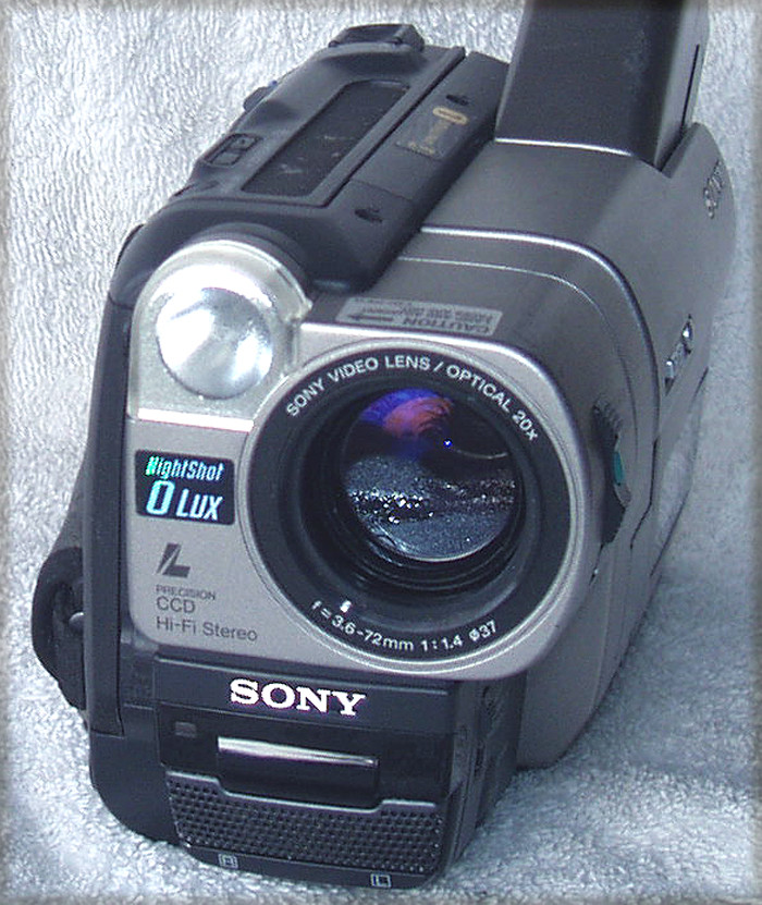 1999 SONY Hi-8 Camcorder Model: CCD TRV66E PAL With Tape (AS IS)