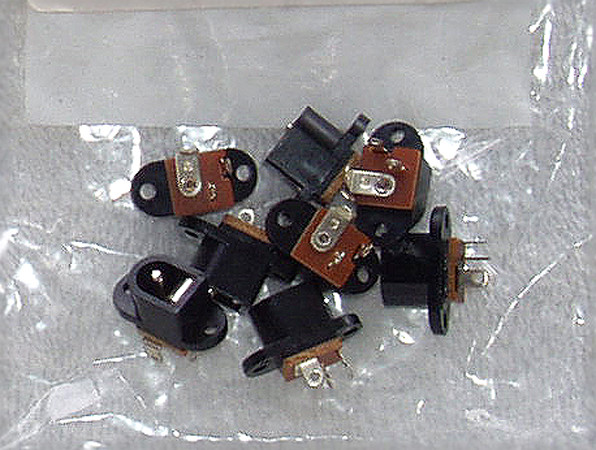 DC 2.1mm Switched Male Socket (Barrel Shape Panel Mount) NEW