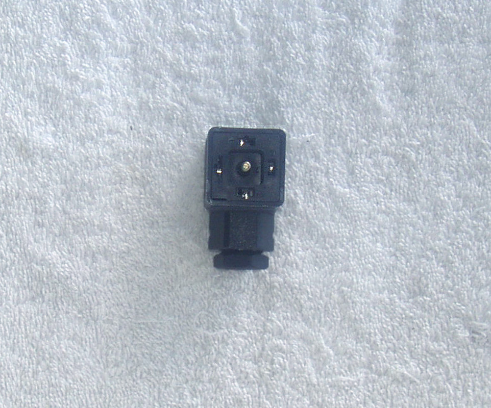 Nylon 4 Pin Square In-line Female Plug (Rated 250V ~ 18A) NEW Old Stock