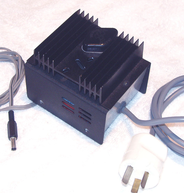 LINEAR POWER SUPPLY (Homebrew) 12V DC @ 1A Compact