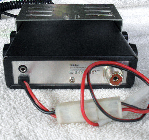 Uniden UHF CB Mobile Model UH-012 40 Channel