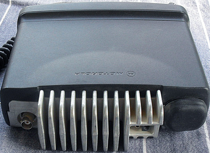 MOTOROLA UHF TRANSCEIVER Model: GM328 (Mobile Commercial UHF)
