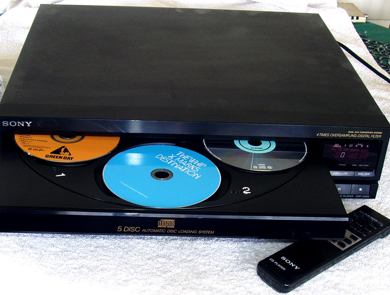 Multi CD Player SONY CDP C500 5 CD Carousel With Remote