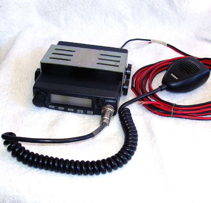 Uniden UHF CB Mobile Model UH-089 40 Channel