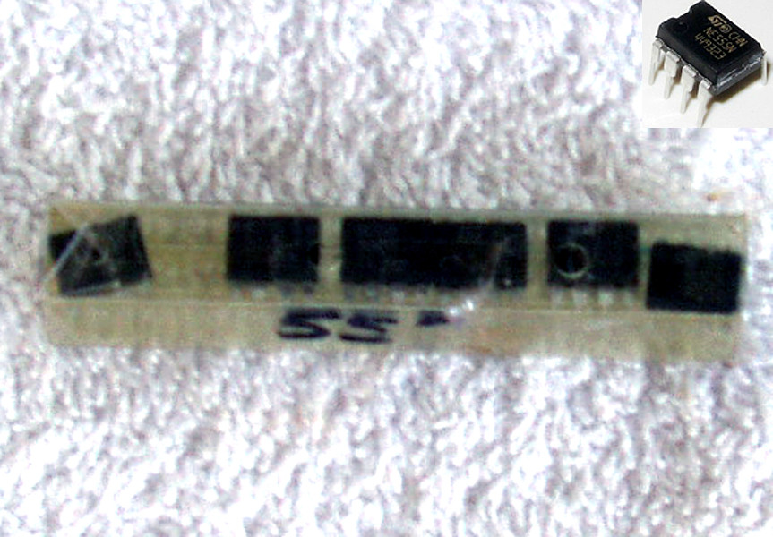 ST MICROELECTRONICS Monolithic Timer NE555 8 Pin DIL NEW Old Stock