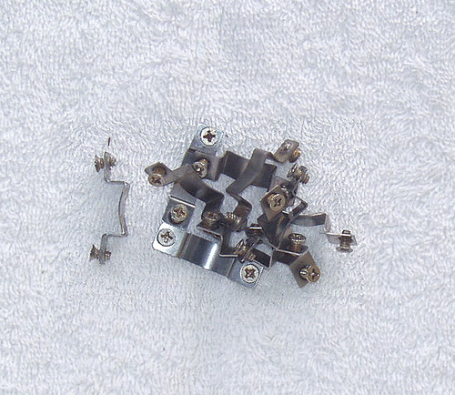 TO220 Transistor Chassis Spring Clip (1) USED Clean