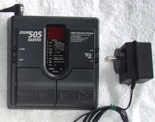 ZOOM 505 Guitar Multi Effects Amp Simulator USED Tested