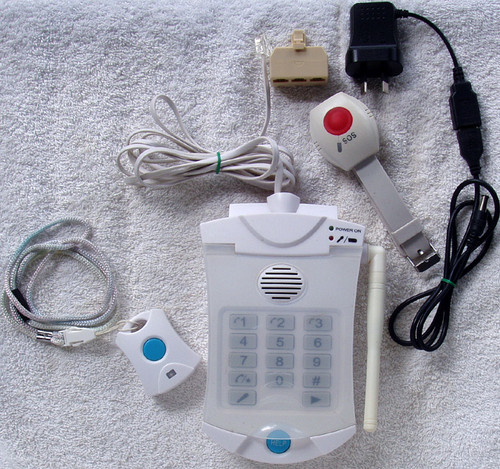 PERSONAL SAFETY/MEDICAL ALERT SYSTEM (Used Tested Working)