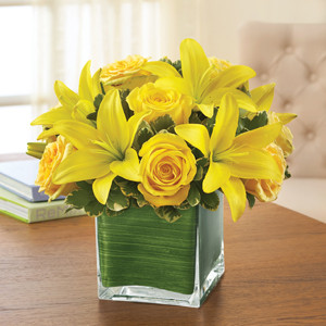 Modern Embrace Rose And Lily Cube Yellow