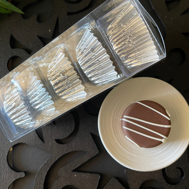 5 Individually Packaged Oreos in a Clear Sleeve Box