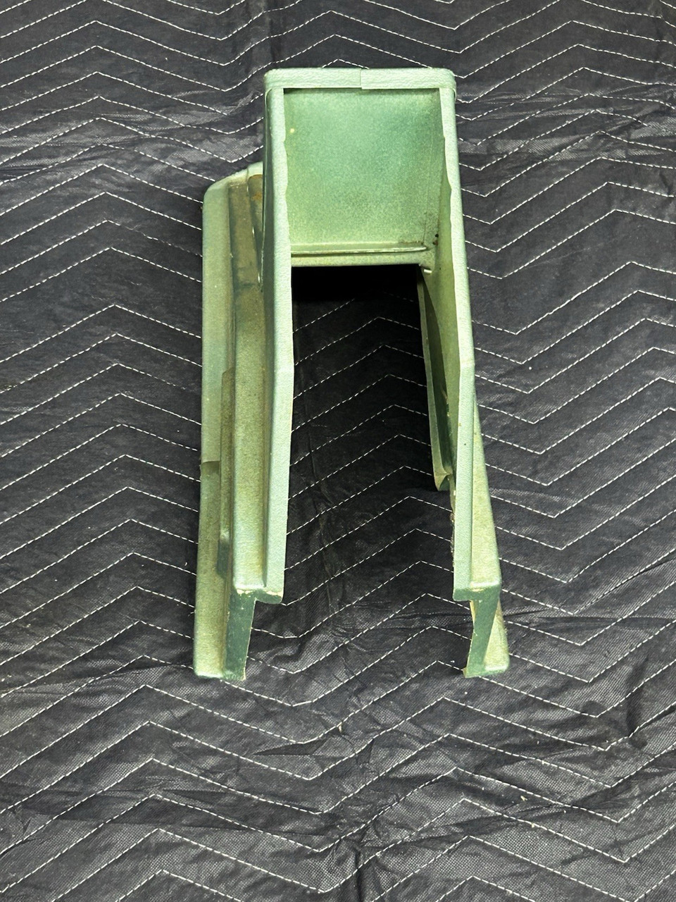 Cessna 150 Center CENTER CONSOLE (26-23-80A, 0413463-1 As Removed ...