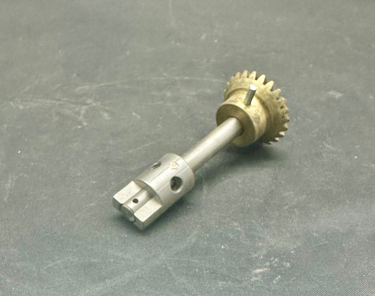 72730 - DRIVE MITER GEAR AND SHAFT ASSEMBLY - Franklen Equipment, Inc