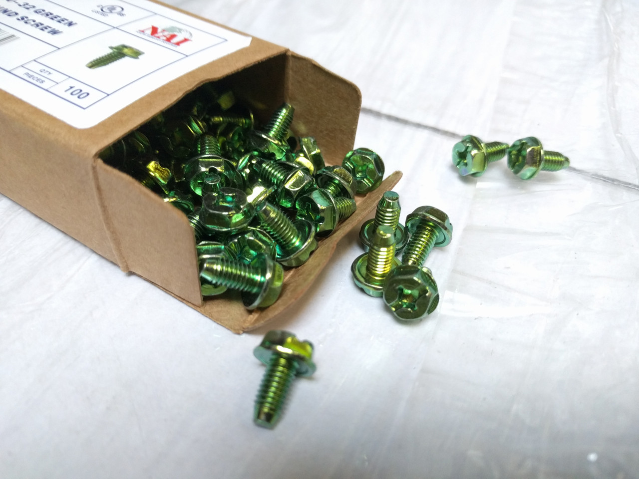 Green Grounding Screw, 100 ct box - NA Industries International Corp.