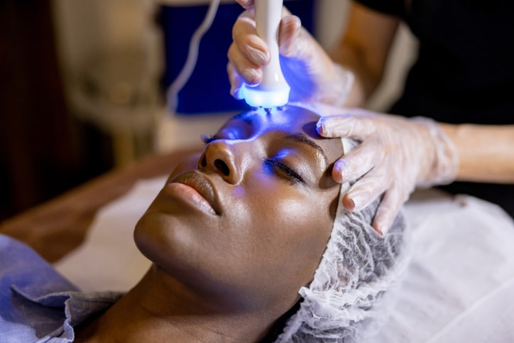 LED Light Therapy for Dark Skin - Lash Stuff