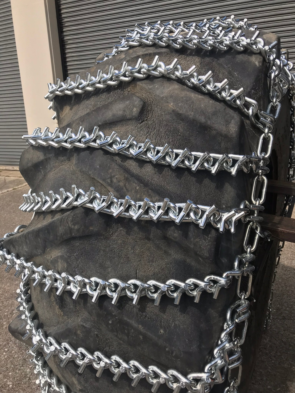 16.00-25, 16 25 TWO-LINK V-BAR Loader Grader Tire Chains Priced Per pair