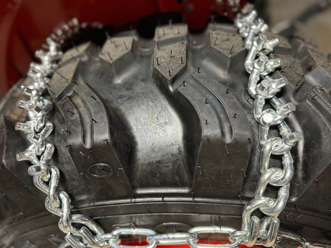 360-70-28 Tire Chains Four - Link Ladder Stud
