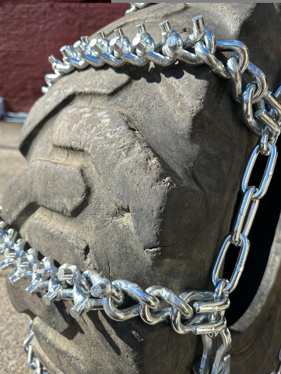 9.5-20 Tire Chains Four - Link Ladder Stud