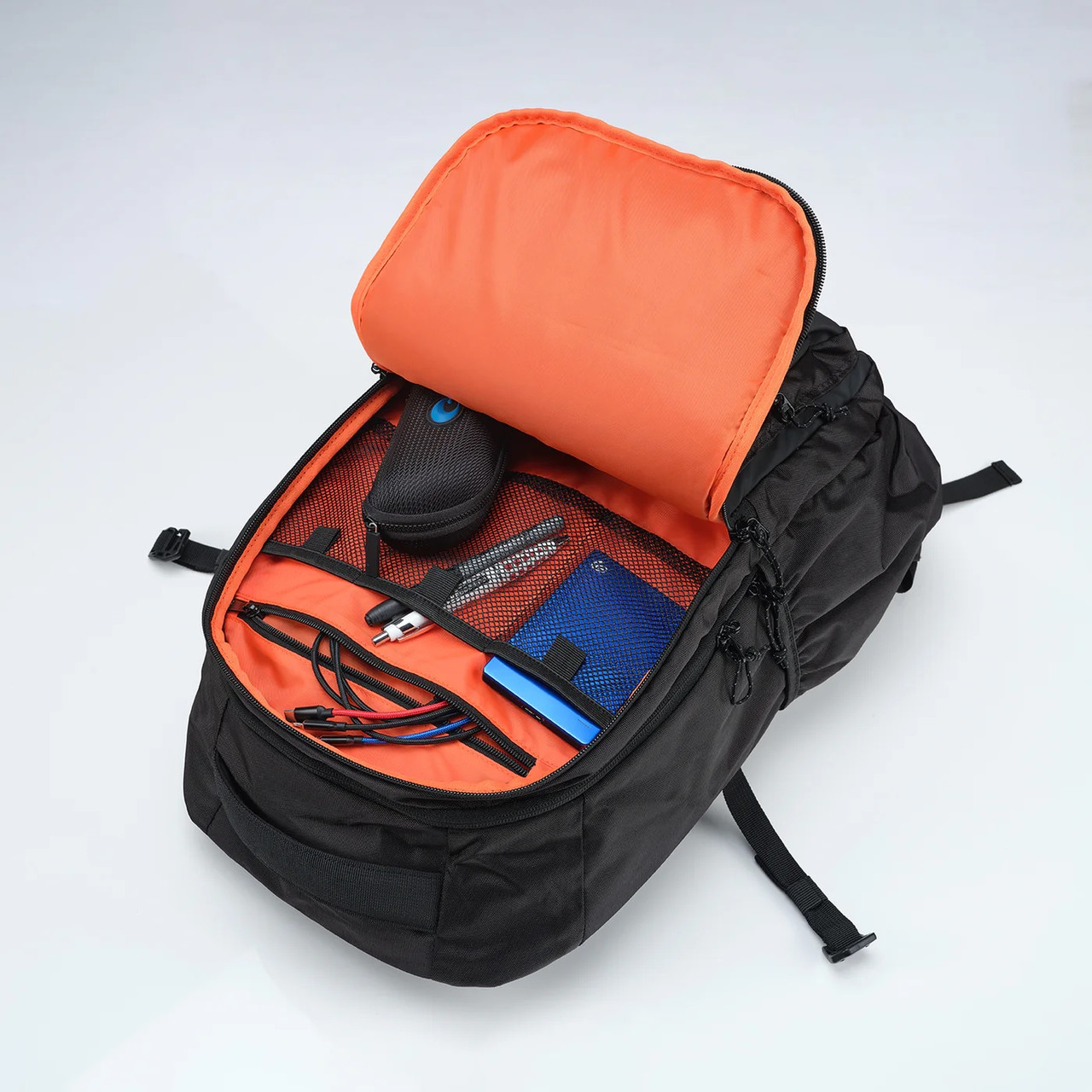 Caribee STORM 38L Travel Backpack | PENSWORLD