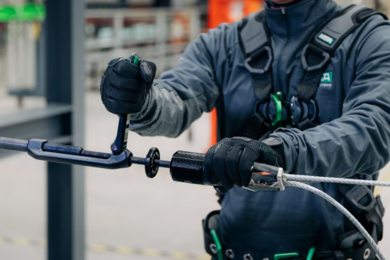 MSA 10219288 Temporary Cable Horizontal Lifeline for 2 Workers, 60 ...