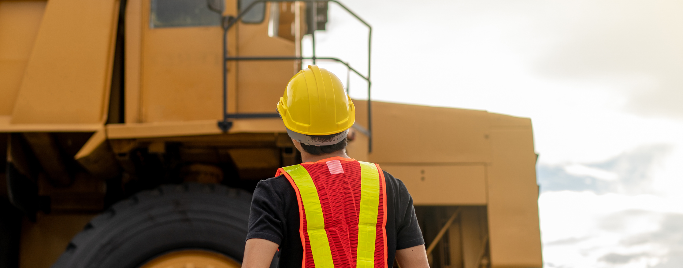 A Buyer's Guide for Personalised Safety Gear - Work Wear Club