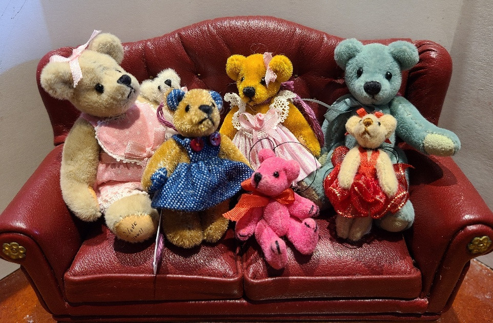 Miniature tiny teddies