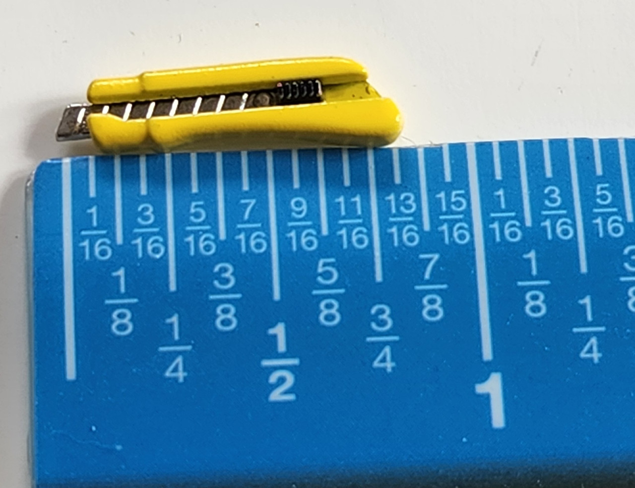 1/12 Scale Box Cutter with Moving Blade - Grandpa's Doll House