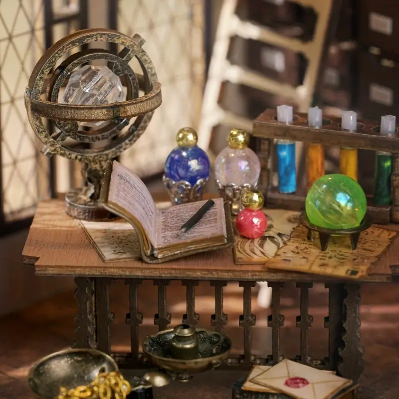 "Magic House" House Kit - Grandpa's Doll House