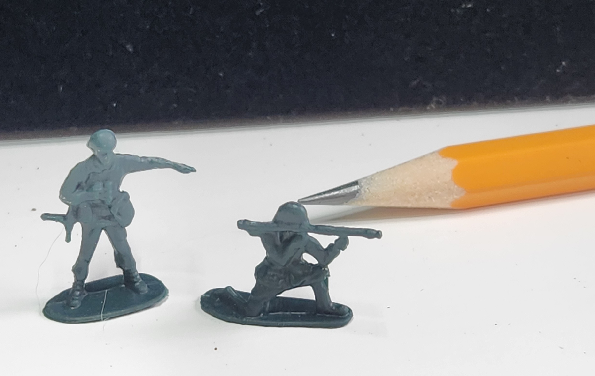 1/12 Scale Miniature Toy Soldiers - Set of 2 - Grandpa's Doll House