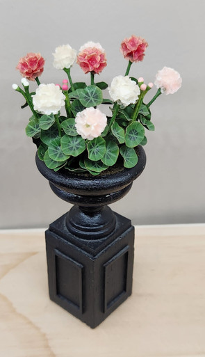 Geraniums in Planter by Barb Plevan, Late Canadian Artisan, 1/12 Scale ...