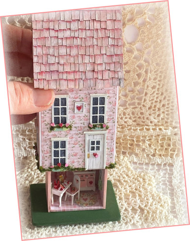 "Sweetheart House" by Robin Betterley Miniatures - Grandpa's Doll House
