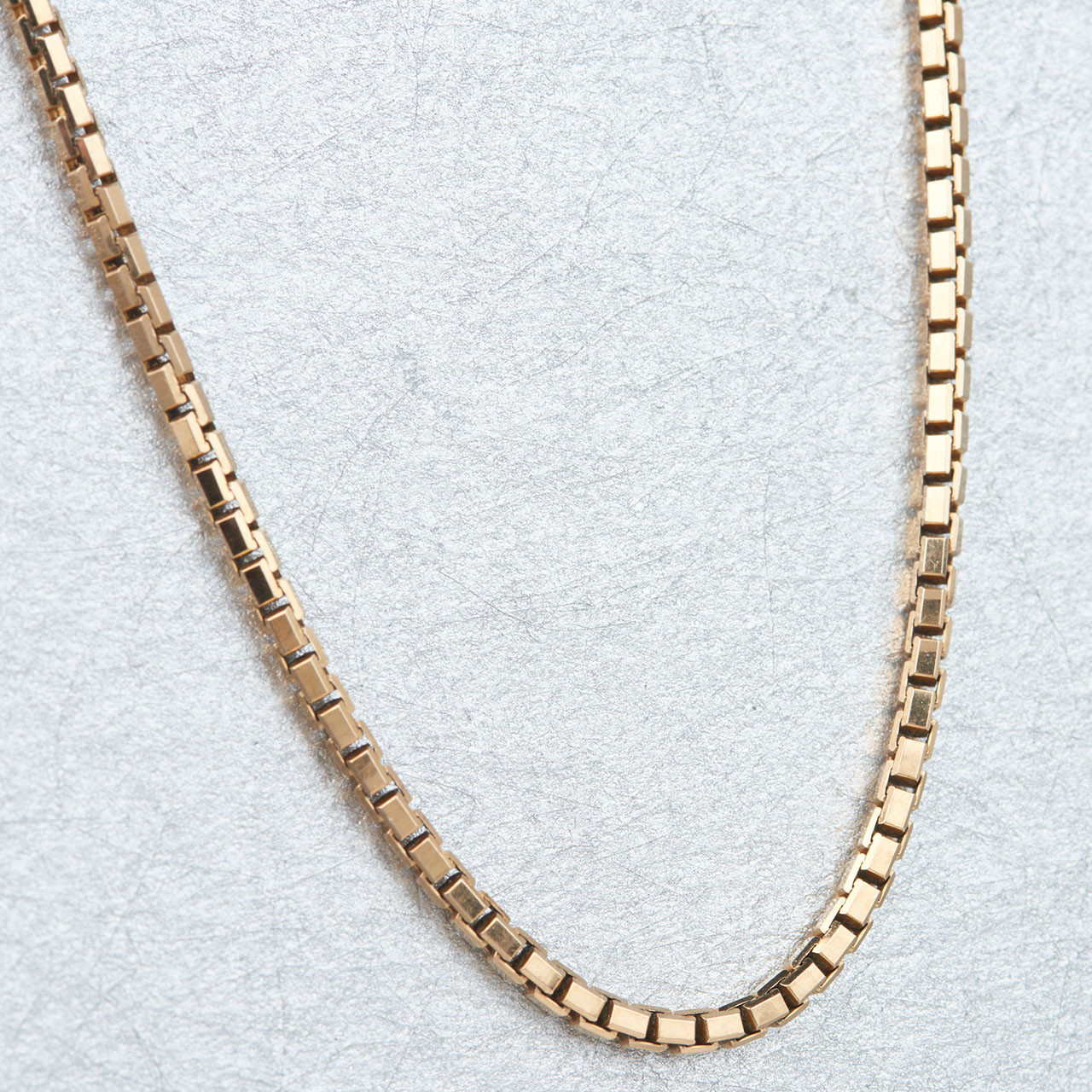 Second Hand 9ct Gold 16” Box Chain Necklace | RH Jewellers