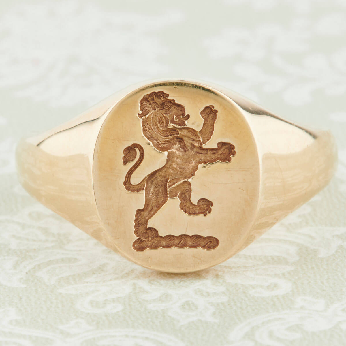 9ct Gold Signet Ring with Lion Seal Engraving | RH Jewellers