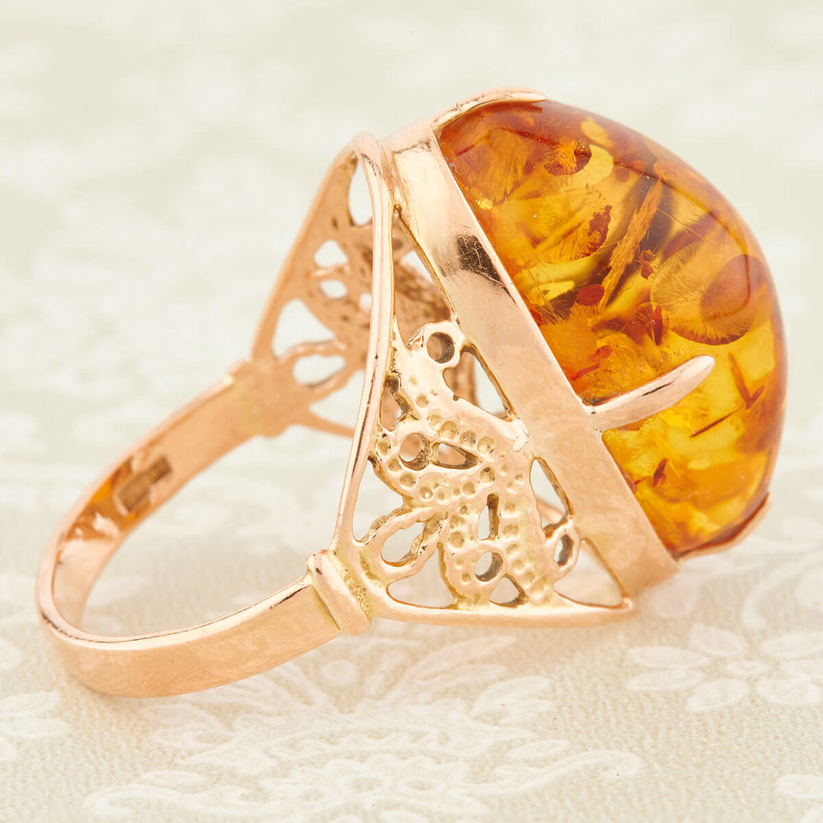Second Hand 14ct Gold Oval Amber Ring | RH Jewellers