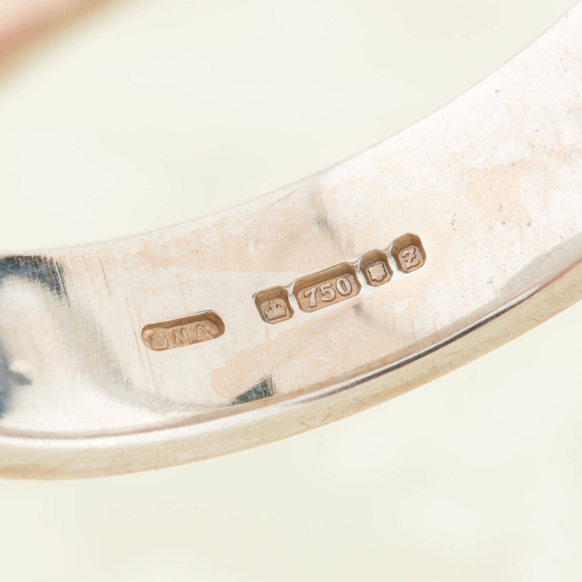 Second Hand 18ct White Gold Mens Wedding Ring | RH Jewellers