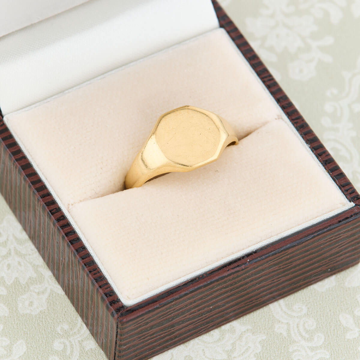 Vintage 18ct Gold Octagonal Signet Ring | RH Jewellers