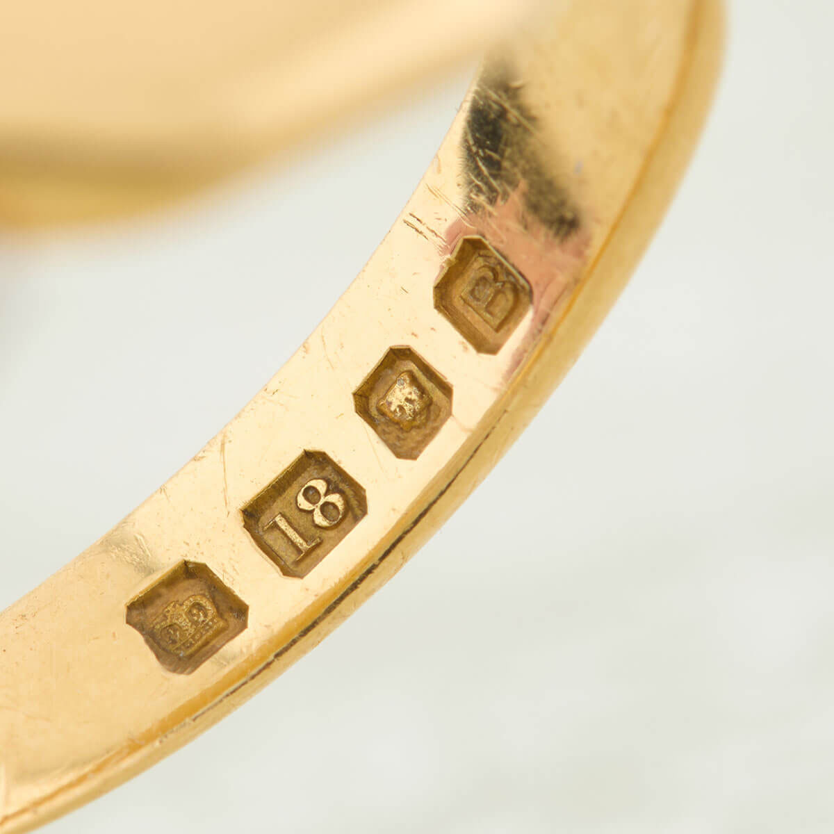 Vintage 18ct Gold Octagonal Signet Ring | RH Jewellers