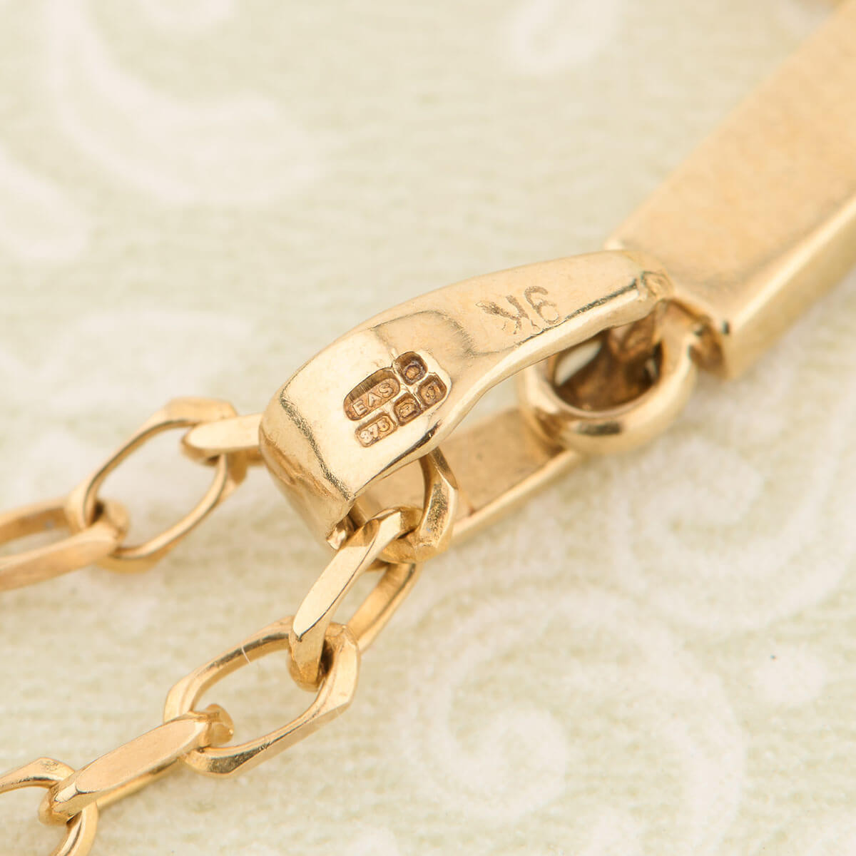 Second Hand 9ct Gold Cross Pendant with Chain | RH Jewellers