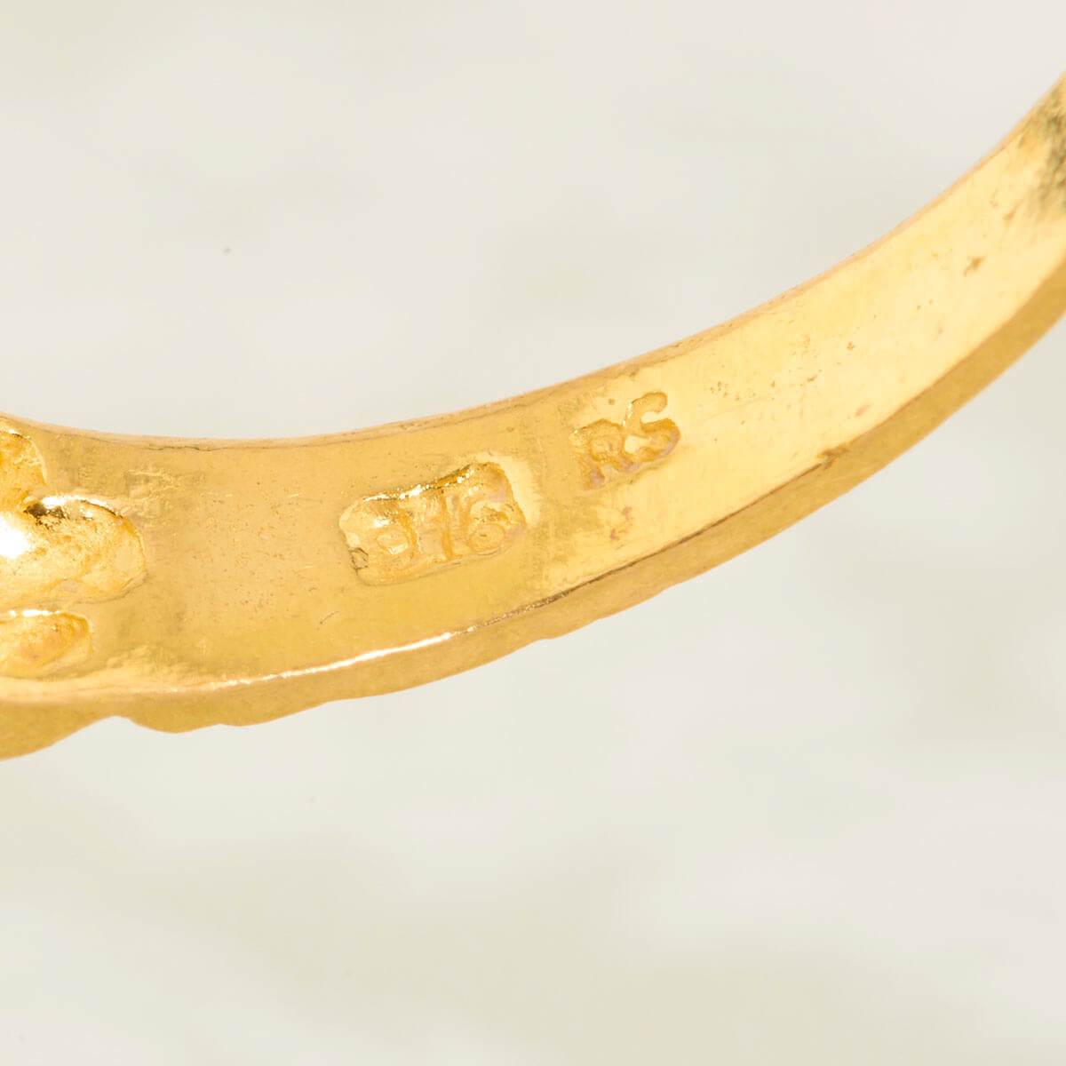 Second Hand 22ct Gold Kiss Cross Ring | RH Jewellers