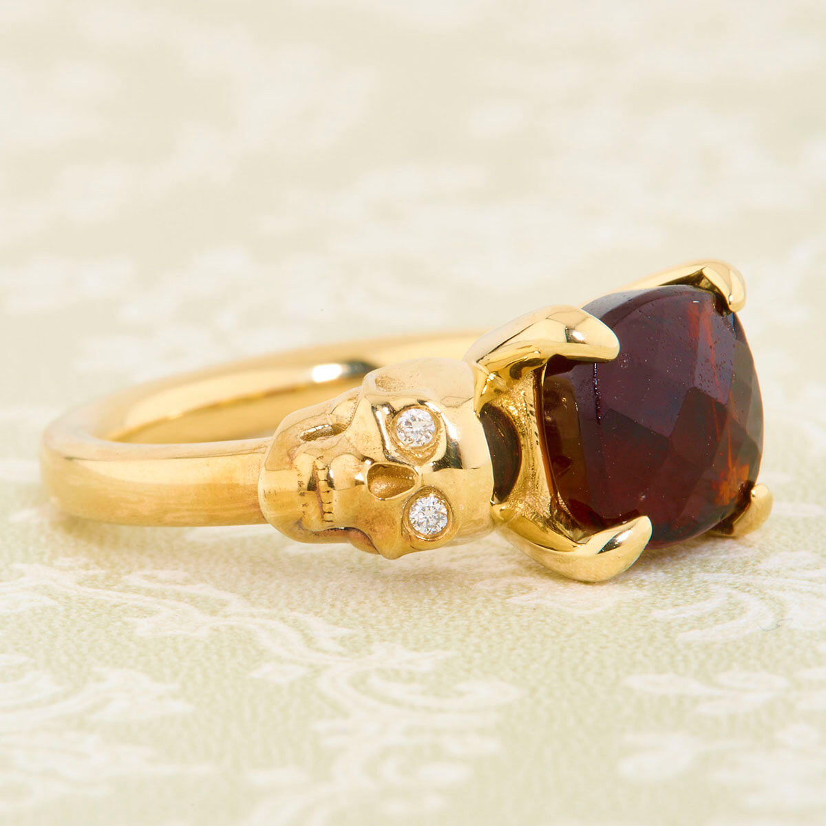 Second Hand Gold Garnet & Diamond Skull Ring | RH Jewellers