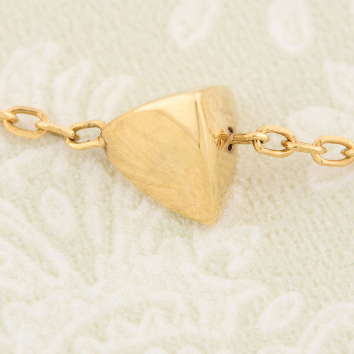 9ct Gold Triangular Pyramid Necklace | RH Jewellers
