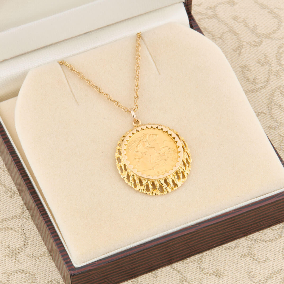 Vintage Half Sovereign Pendant with Chain - 1915 | RH Jewellers