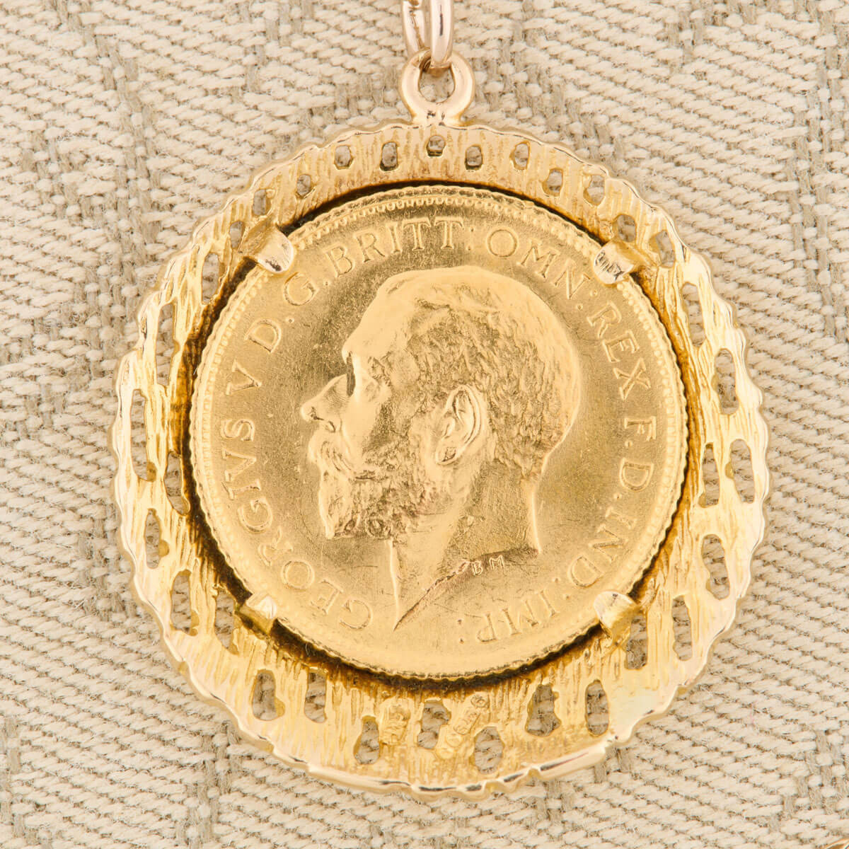 Vintage Half Sovereign Pendant with Chain - 1915 | RH Jewellers