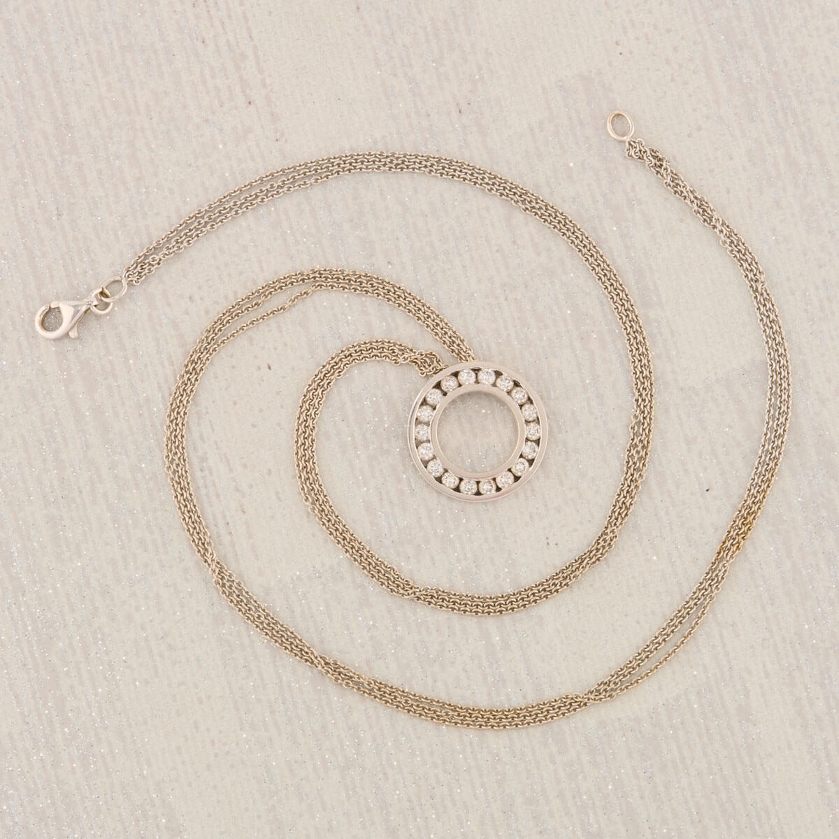 Second Hand 18ct Gold Circular Diamond Pendant| RH Jewellers