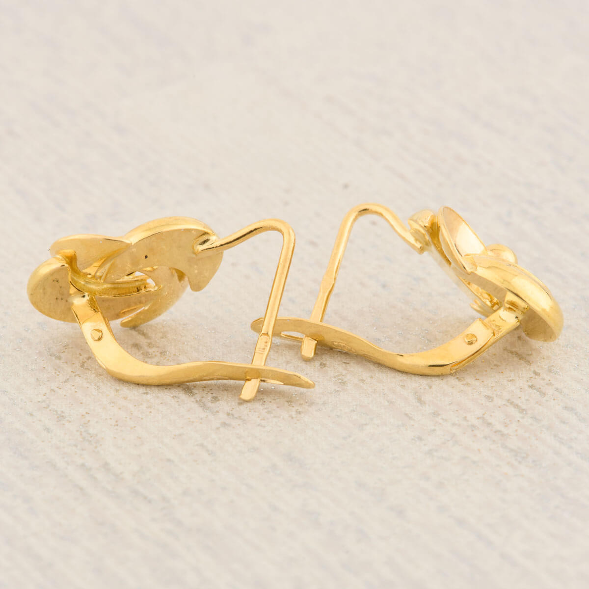Second Hand 18ct Gold Swirl Lever Back Earrings | RH Jewellers
